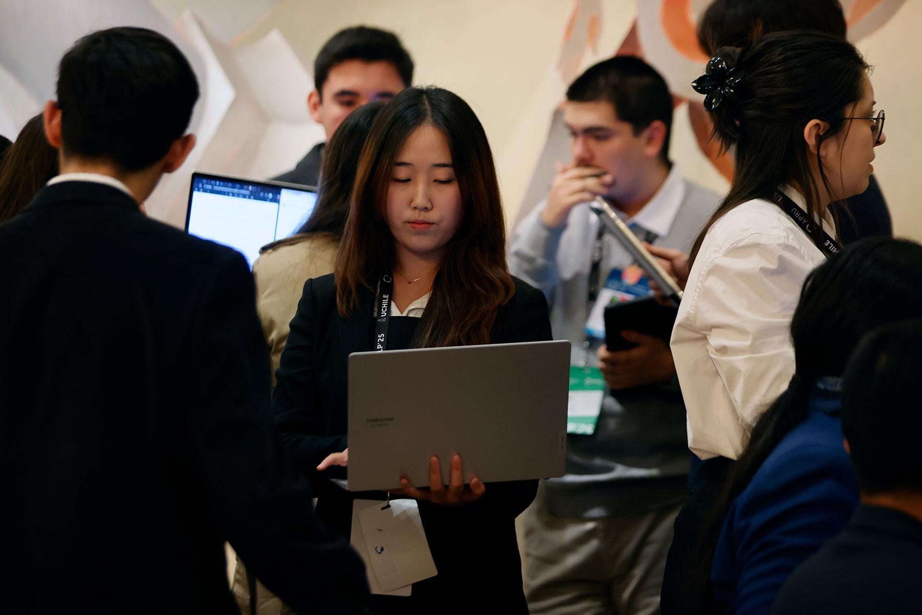 Jóvenes buscan soluciones diplomáticas al desarrollo sostenible en simulación de Asamblea ONU ...